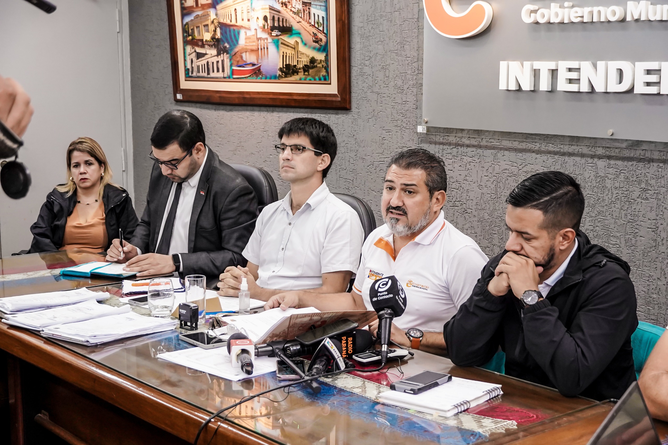 COMPROMISO Y ACCIÓN INMEDIATA DEL MUNICIPIO TRAS EL DERRUMBE DE UN EDIFICIO - Municipalidad de ...